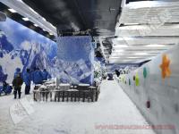 China Outdoor Indoor Four Seasons Ice Snow Park Snow Scenery and 300Kg Ice Storage Capacity for sale