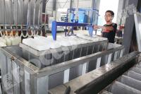 China Commercial Block Ice Making Machine 4800*1000*2250mm for Focusun 5T Brine System for sale