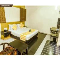 China IDOPA Lacquer Hotel Bedroom Furniture Set Queen Single Bed Customizable for sale