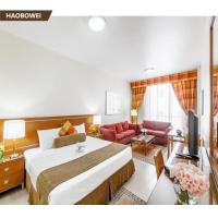 China Wooden Hotel Guest Room Bedroom Furniture Set with Headboard Customizable Size for sale