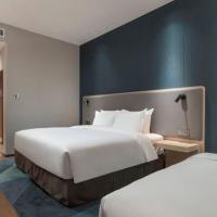 China Fully Assembled Hotel Guest Room Furniture Packages Set Customized Shape for sale