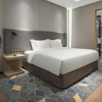 China Fully Assembled Hotel Guest Room Furniture Packages Set Customized Shape for sale