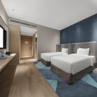 China Fully Assembled Hotel Guest Room Furniture Packages Set Customized Shape for sale