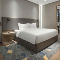 China Custom Luxury Hotel Bedroom Set with Fireproof Board and Stainless Steel 1100x2300mm for sale