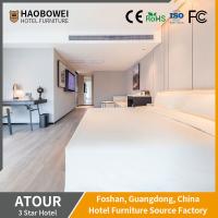 China Luxury King Size Hotel Bedroom Set 1800x2100mm E1 Grade Plywood Brushed Red Oak for sale