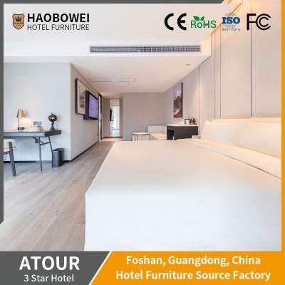 China Luxury King Size Hotel Bedroom Set 1800x2100mm E1 Grade Plywood Brushed Red Oak for sale