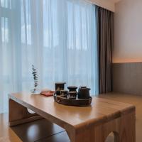 China Modern Standard Double Bedroom Hotel Furniture Set E1 Grade Plywood 1500x2000mm Bed for sale