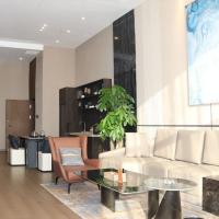 China Five Star Hotel Furniture Set Modern Customizable King Size Bedroom 1800x2000mm for sale