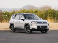 China Wuling Starlight 560 EV Electric SUV with 500km Range, 15.6-inch Touch Control Screen, and Leather Upholstered Seats for sale