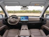 China Wuling Starlight 560 EV Electric SUV with 500km Range, 15.6-inch Touch Control Screen, and Leather Upholstered Seats for sale