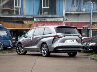 China MPV Second-Hand Toyota Sienna with Naturally Aspirated Engine Type and LED Headlights for sale