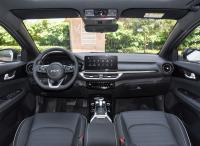 China 2024 KIA K3 Economy EV Car Compact Sedan Car with 410Km Range and Max Speed of 165km/h for sale