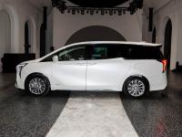 China Buick Century Luxury MPV 2.0T 48v Light Hybrid System with Touch Screen Technology for sale