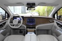 China Luxurious Benz EQE SUV Left Hand Drive Battery Electric Vehicle with 3030mm Wheelbase for sale