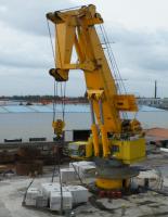 China 250 Kw Electric Hydraulic Knuckle Boom Offshore Crane 80t Capacity 25m Radius for sale