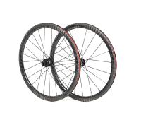 China 700x25C Carbon Road Bike Wheelset 40mm Depth Rim Brake 1660g Tubeless Ready for sale