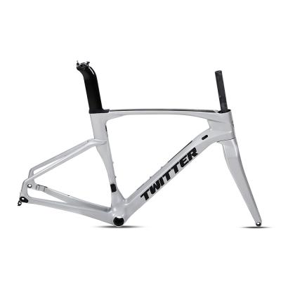 China Durable T900 Carbon Road Bike Frame Lightweight Smooth With Disc Brake Inner Cable for sale