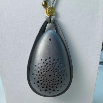 China Ultra Quiet Wearable Air Purifier Long Battery Life Custom Colors for sale