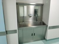 China Galvanized Steel Medical Scrub Sink 800-2400mm with Sensor Faucet and Thermostatic Control for Hospital Use for sale