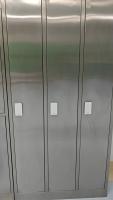 China Cleanroom Changing Room Locker | Stainless Steel Personnel Wardrobe for Gowning Areas for sale