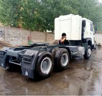 China Top- HOWO 10 Wheels Towing Tractor/Trailer Head/Tractor Truck of Engine Capacity ＞8L for sale