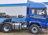 China Sinotruk 4X2 Tractor Head Prime Mover Truck with 6×4 Drive Wheel and Manual Window for sale
