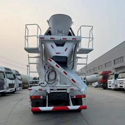 China OEM Concrete Pump Mixer Vibrator Truck for Heavy Duty Construction Machinery for sale