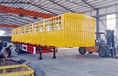 China Light Duty Cattle/Horse/Sheep Transport 3axles Semi Trailer with Pile and Fence Steel for sale