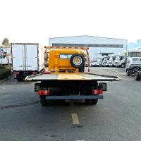 China Jmc 4*2 Tow Truck Wrecker Flat Bed 2tons Light Crane Truck Flat Towing Truck Fuel Diesel for sale