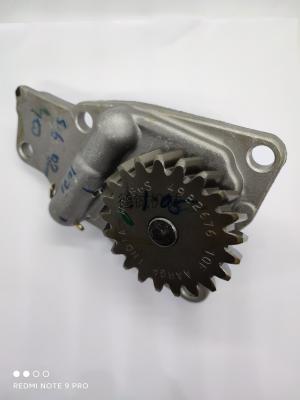 China Komatsu 10PE1N Engine Oil Pump 6207-51-1201 for Hitachi EX200-5 Excavator for sale