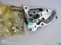 China Komatsu 10PE1N Engine Oil Pump 6207-51-1201 for Hitachi EX200-5 Excavator for sale
