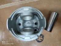 China Mitsubishi Excavator Engine Piston 4M40 ME200688 High Silicon Cast Iron Spare Part for sale