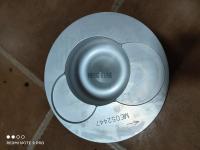 China Cast Iron Mitsubishi 6D22 Excavator Engine Piston ME052447 100mm Standard Size for sale