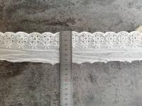 China Eco-Friendly 100% Cotton Embroidery Lace Trim for Ladies' Skirt for Shoes and Bags Decoration Water-Soluble Chicken Lace Trim for sale