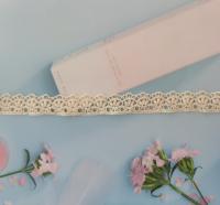 China Water-Soluble Embroidery Lace Trim Wave-Edge Lace Trim for Ladies' Dress Clothing Decoration for sale