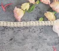 China Water-Soluble Embroidery Lace Trim Wave-Edge Lace Trim for Ladies' Dress Clothing Decoration for sale