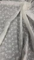 China Cotton Chicken Embroidered Lace Fabric for Ladies' Garments Dress Visible Bottom Carving Hole Lace for Sewing for sale