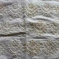 China Wholesale Custom Design White Chicken Embroidery Lace Fabric for Ladies' Dress Embroidery Fabric with Beautiful Embroidery Work for sale