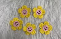 China 5 * 5CM Crochet Flower Handmade Embroidered Sunflower Patches for Hat and Bag Garments Accessories for sale