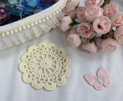 China Exquisite Design Round Handmade Knitted Coasters Cotton Lace Crochet Mat Lace for Bag Decoration/cup Mat for sale