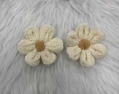 China Handmade 3D Knit Flower Puff Patches for Ladies DIY Embroidery Crochet Cotton Thread for Cardigan Sweaters and Hats for sale