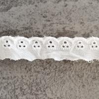 China 100% Cotton 2cm Chicken Embroidery Lace Trim with Vintage Sexy Design Water Soluble for Children's Garments for sale