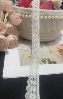 China 100% Nylon Sweet Vintage Floral Lace Trim with Scalloped Edge for Wedding Dresses, Bridal Accessories and Blouses for sale
