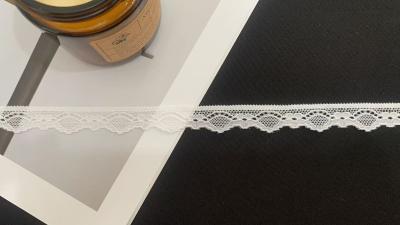 China 1.5cm Classic White Hollow-out Lace Trim with Diamond Pattern and Scalloped Border for Wedding and Children's Clothing for sale