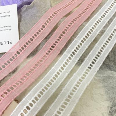 China Vintage Style Cotton Crochet Lace Trim with Scalloped Edge for Middle East Inspired Fashion Apparel for sale