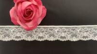 China 5.5cm Elastic Nylon Spandex Lace Trim with Single Floral Scalloped Bottom and Soft Mesh for Garment Decoration for sale