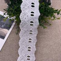 China 100% Cotton Floral Embroidery Lace Trim with Scalloped Edge for Garments and Home Textiles for sale