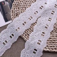 China 100% Cotton Floral Embroidery Lace Trim with Scalloped Edge for Garments and Home Textiles for sale