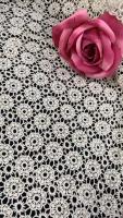 China COTTON Eco-Friendly Luxury Vintage Daisy Floral Guipure Embroidery Lace Trim Fabric for Wedding Dresses & Home Decor for sale