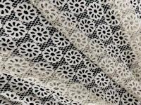 China COTTON Eco-Friendly Luxury Vintage Daisy Floral Guipure Embroidery Lace Trim Fabric for Wedding Dresses & Home Decor for sale